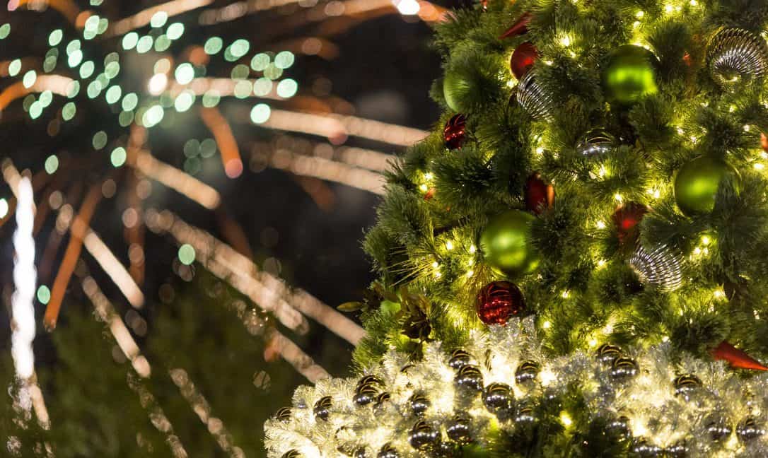 Colony Square: FREE nightly light shows set to holiday music - Atlanta ...