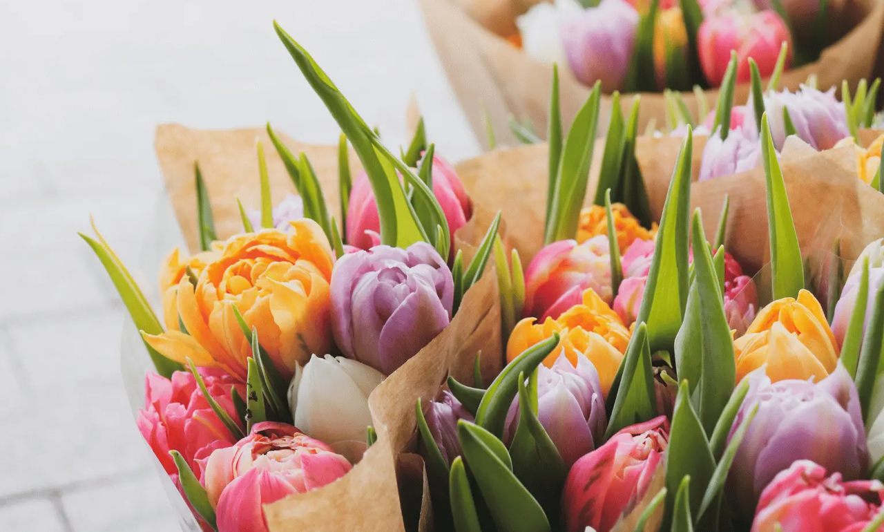 FREE build-your-own bouquet flower bar at Avenue West Cobb this Friday ...