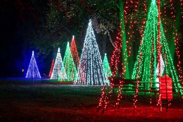 Lights on the Loop is a FREE walk-thru holiday light display in Alpharetta, with special themed ...